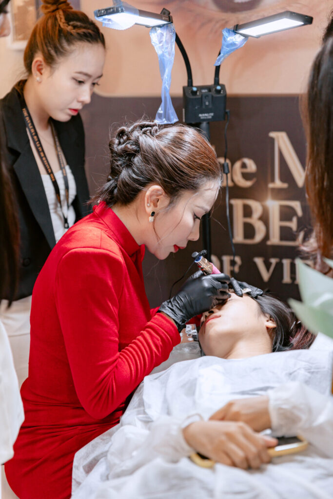 Speaker Thương Nguyễn Gây Ấn Tượng Mạnh Mẽ Với Kỹ Thuật Điêu Khắc Chân ...